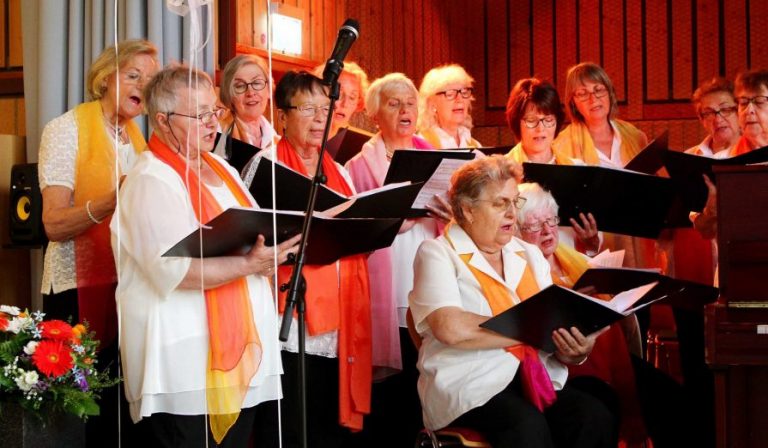 Im Seniorenchor haben alle Sänger eine Stimme - Seniorenmagazin sechs+sechzig