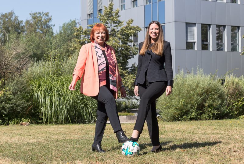 Mutter und Tochter sind ein starkes Team - Seniorenmagazin sechs+sechzig